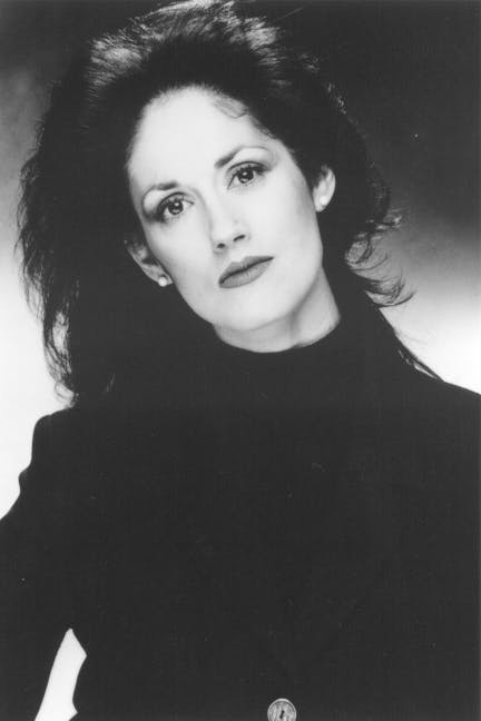 Laura Thompson | Authors | Macmillan