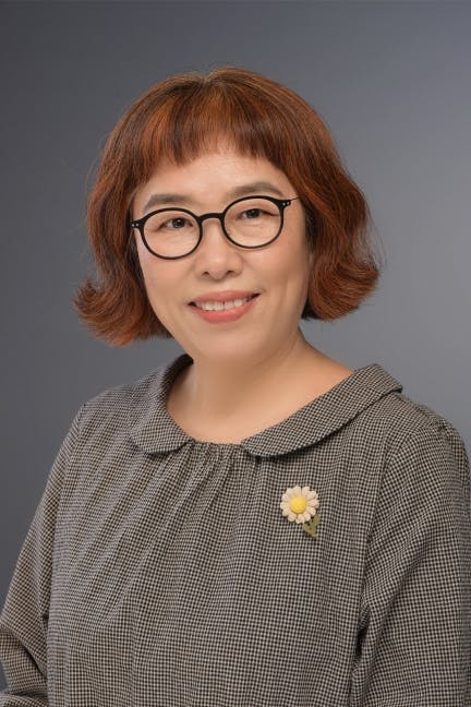 Lee Geum-yi | Authors | Macmillan