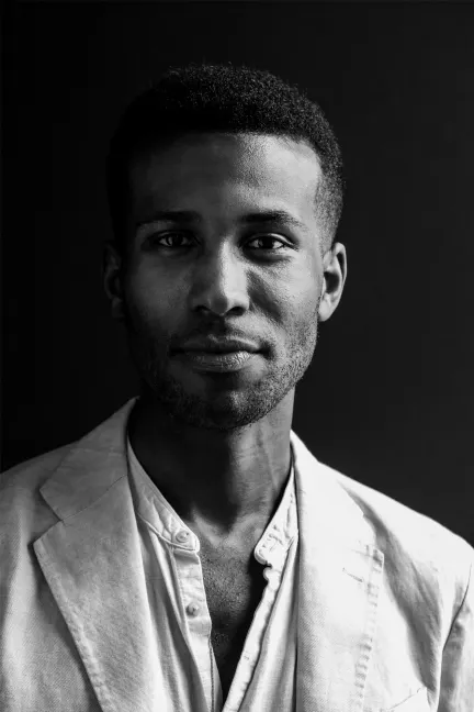 Aaron Robertson | Authors | Macmillan