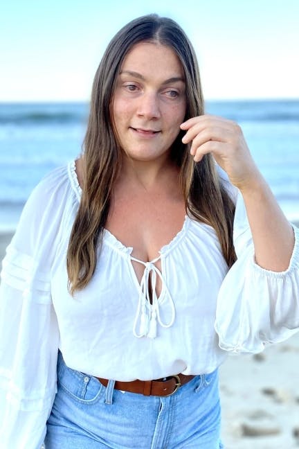 Juna Gjata | Authors | Macmillan